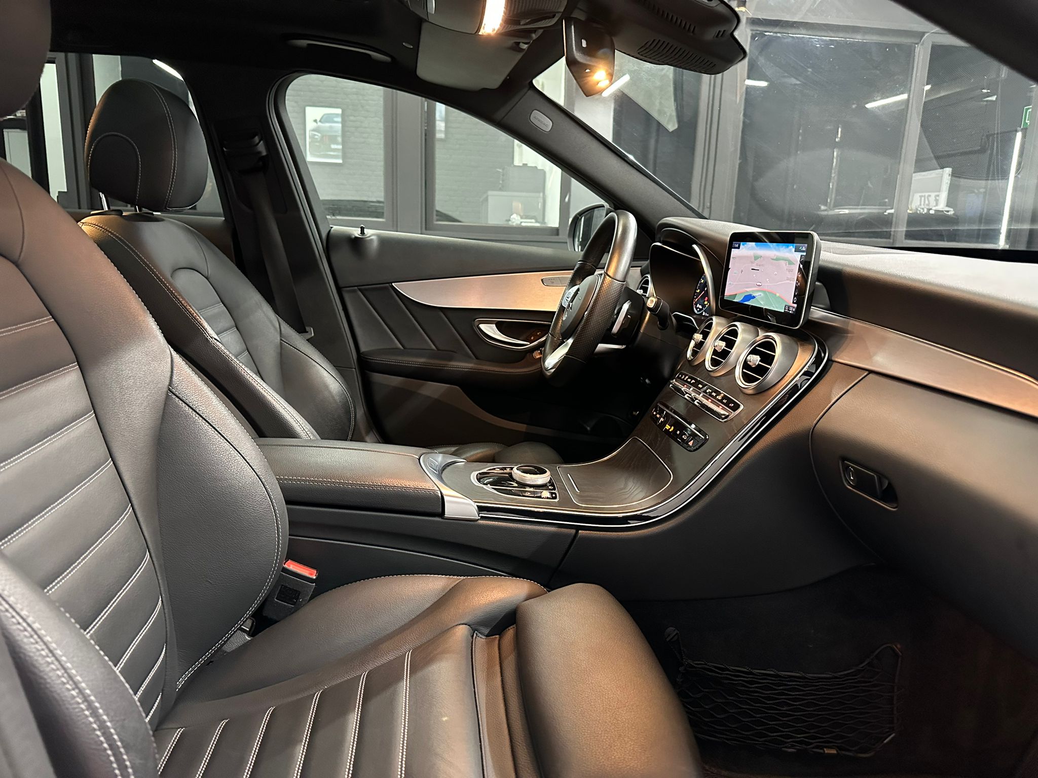 Mercedes C220d AMG Pakket/Pano/Night Pack/360 Camera – R Line Motors