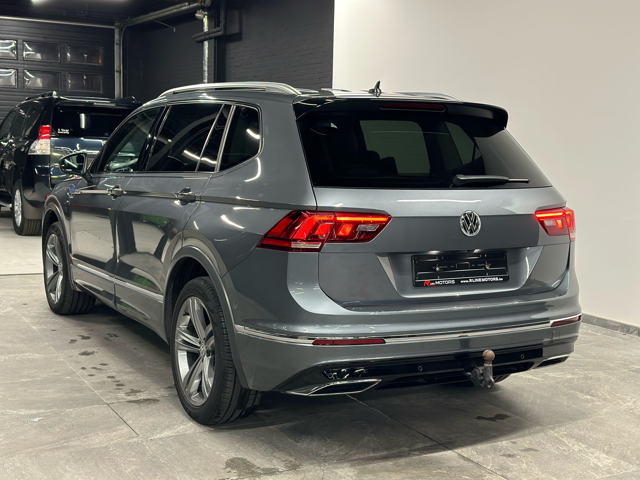 VW Tiguan Allspace / 2.0TDI/R Line / 7zit / 4 Motion / 2019 – R Line Motors